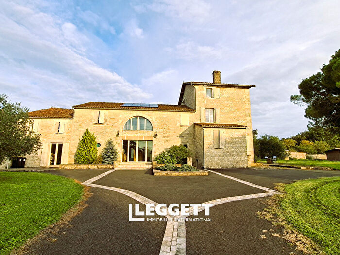 Maison à vendre - Mansle - 10 pièces - 5 chambres