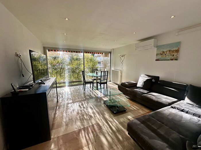 Appartement à vendre - Aix-en-Provence, Val Saint-André - 3 pièces - 2 chambres