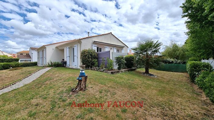 Maison 6 pièces à La Roche-sur-Yon, Le Bourg sous la Roche, à vendre