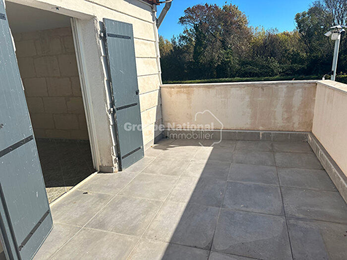 Appartement à louer - Arles, Trébon - 2 pièces - 1 chambre