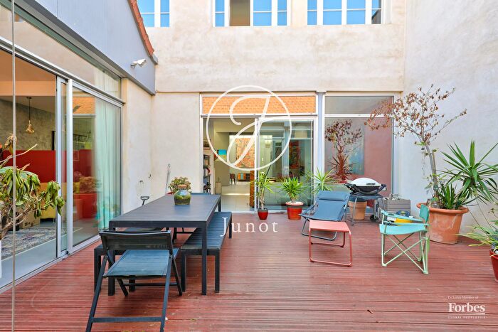 Nanterre, Centre-ville : Maison 7 pièces à vendre