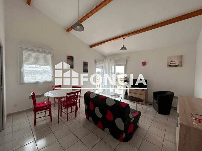 Appartement à louer - Jonzac - 3 pièces - 2 chambres