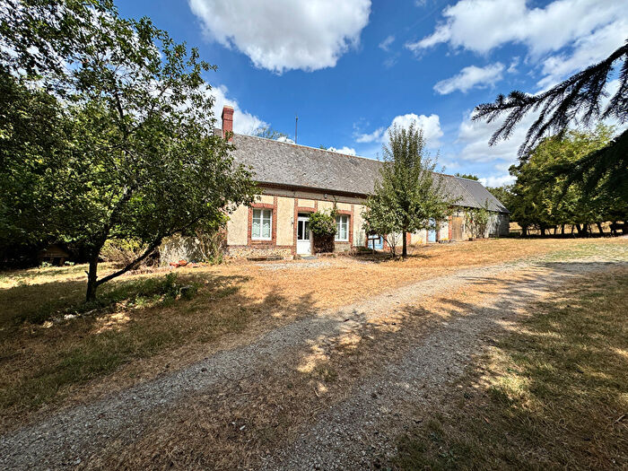 Maison 5 pièces à Sainte-Gauburge-Sainte-Colombe, à vendre