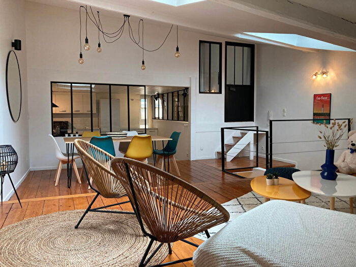 Appartement à louer - Bordeaux, Saint-Pierre - 1 pièce - 1 chambre