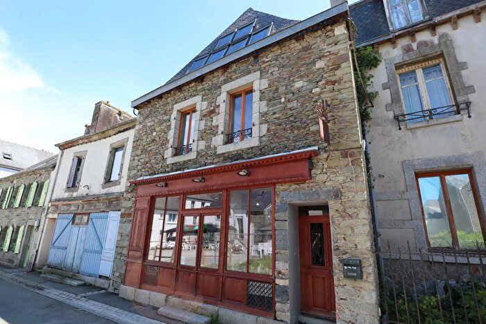 Maison à vendre - Carhaix-Plouguer - 6 pièces - 1 chambre