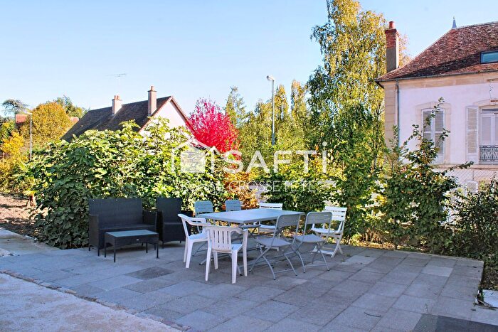 Maison à vendre - Semur-en-Auxois - 6 pièces - 4 chambres