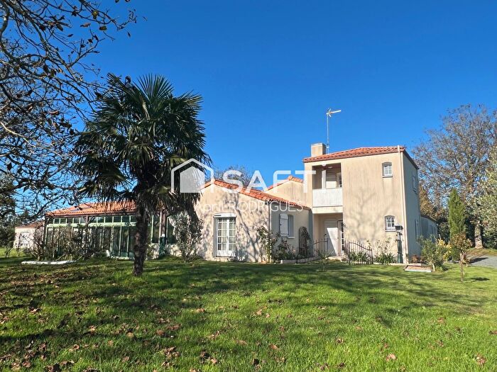 Maison à vendre - Sainte-Hermine - 7 pièces - 4 chambres