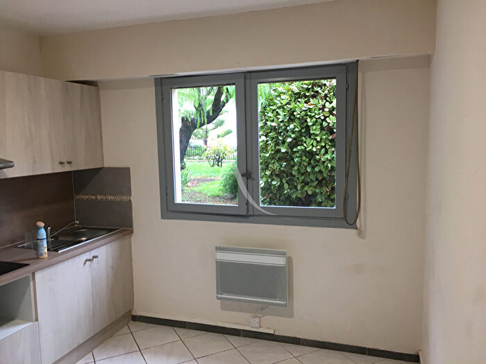 Maisons à vendre et appartements à louer - 1