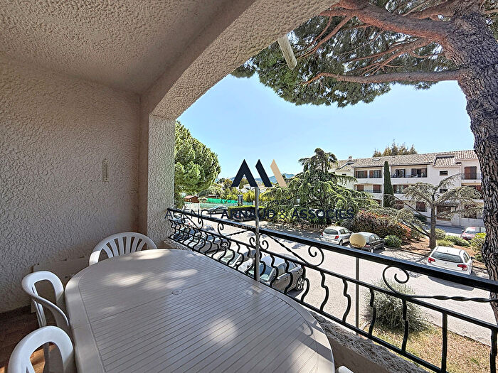 Saint-Cyr-sur-Mer, Les Lecques, Caylar, Cap Saint-Louis, Plage : Appartement 2 pièces à vendre