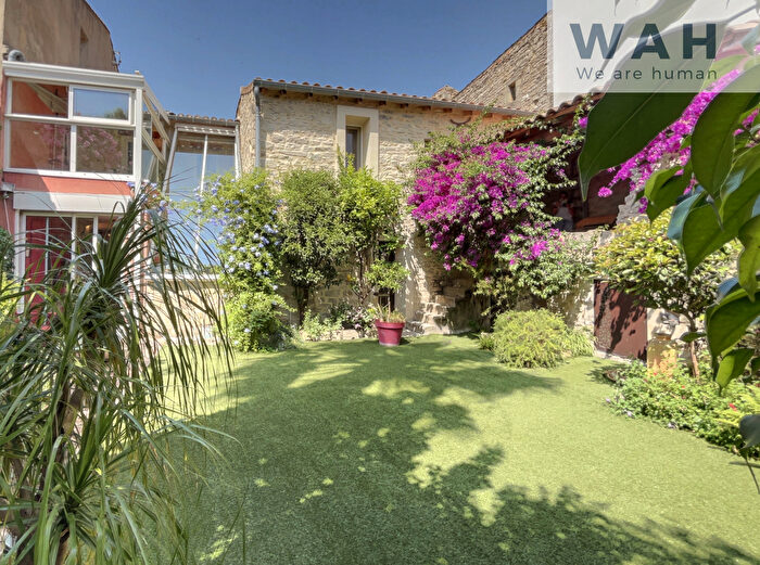 Maison à vendre - Lunel, Centre-ville, Gare - 6 pièces - 5 chambres