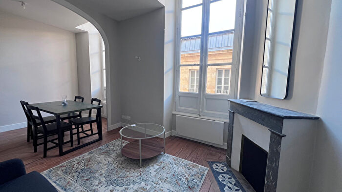 Appartement 2 pièces à louer à Bordeaux, Capucins, Saint-Michel