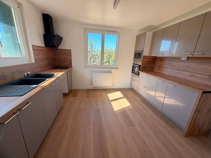Appartement 4 pièces à louer à Laroche-Saint-Cydroine
