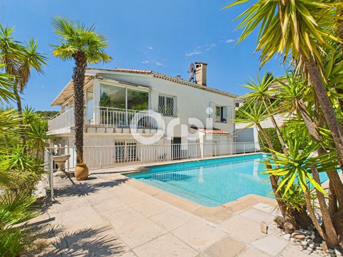 Maison à vendre - Mandelieu-la-Napoule, Minelle - 7 pièces - 4 chambres