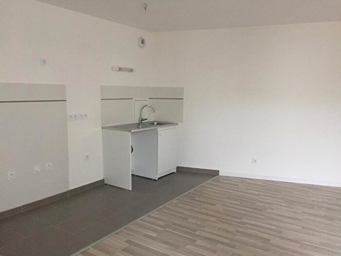 Savigny-le-Temple, Plessis-le-Roi - Appartement 3 pièces à louer