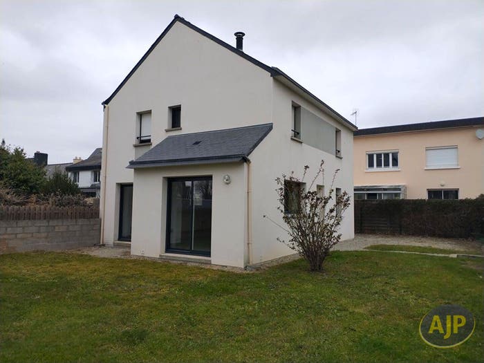 Maison 6 pièces à Zone Rurale Nord Ouest, Vannes, à louer