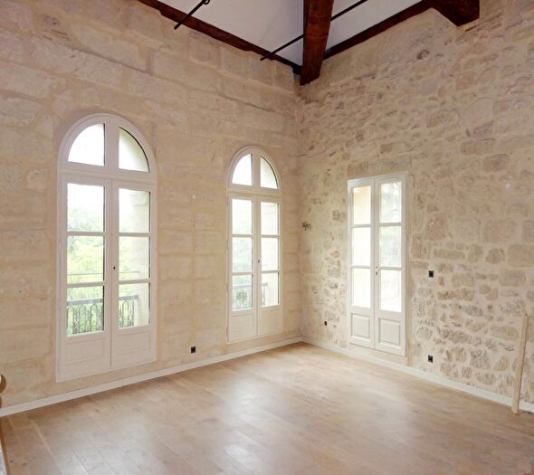 Appartement à louer - Nord, Uzès - 2 pièces - 1 chambre