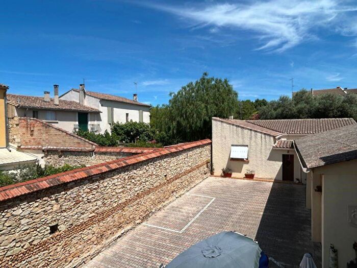 Centre Ville, Vauvert : Appartement 4 pièces à louer