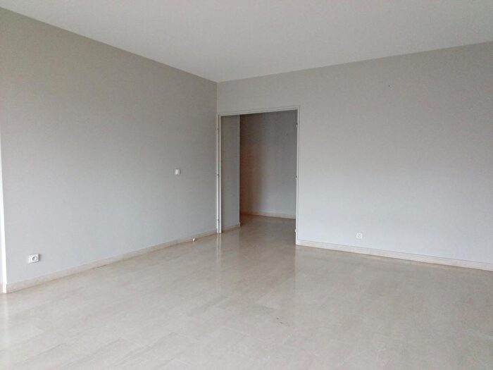 Appartement à louer - Caluire-et-Cuire, Le Bourg - 3 pièces - 1 chambre