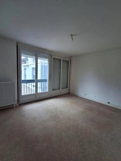 Appartement à louer - Nord Est, Saint-Jean-Bonnefonds - 1 pièce