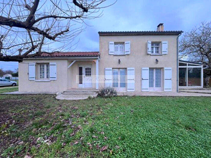 Maison à vendre - Gensac-la-Pallue - 7 pièces - 3 chambres