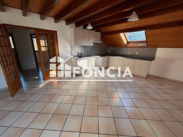 Appartement à louer - Doussard - 4 pièces - 3 chambres