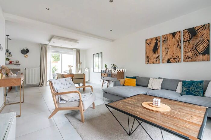Maison 6 pièces à Sucy-en-Brie, Bruyères, à vendre