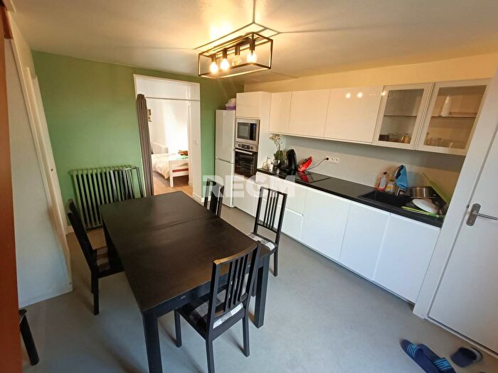 Maison à louer - Puyrousseau-Les Vergnes-Le Toulon, Périgueux - 4 pièces - 3 chambres