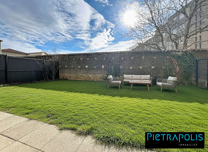 Appartement à vendre - Oullins - 4 pièces - 3 chambres