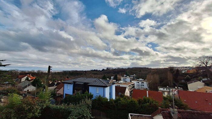 Appartement à louer - Houssières, Châtenay-Malabry - 4 pièces - 3 chambres