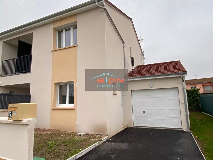 Saint-Étienne-du-Rouvray, Houssière, Hartmann : Maison 4 pièces à louer