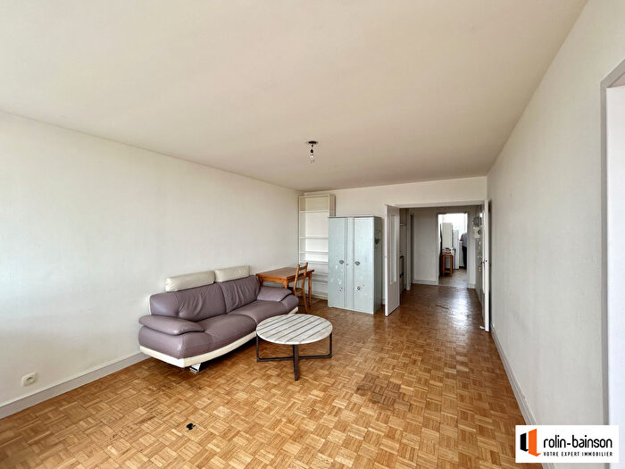 Villeurbanne, Tonkin Nord : Appartement 4 pièces à louer