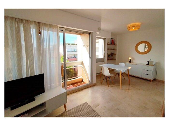 Camplanier, Nîmes : Appartement 1 pièce à louer