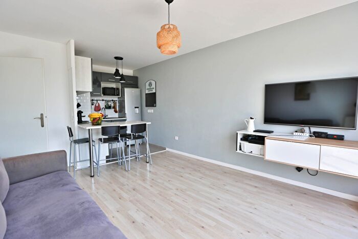 Noisy-le-Grand, Centre-ville - Appartement 3 pièces à vendre