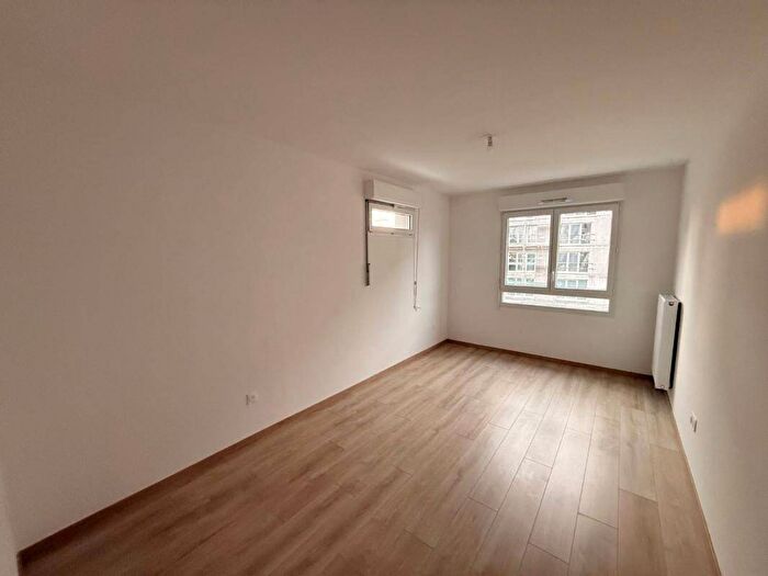 Appartement à louer - Cheminots-Acacias-Faubourg de Lille, Valenciennes - 2 pièces - 1 chambre