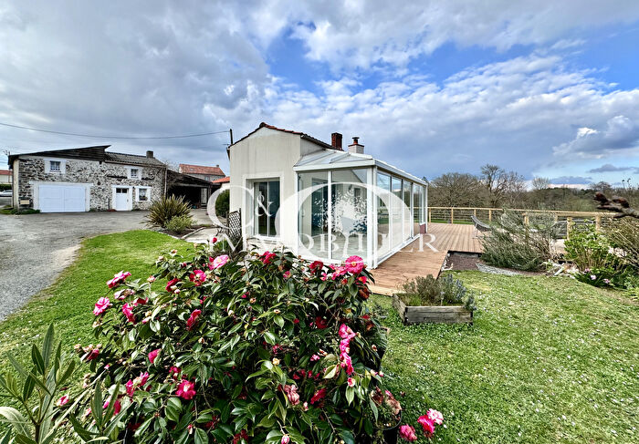 Maison à vendre - Corcoué-sur-Logne - 5 pièces - 3 chambres