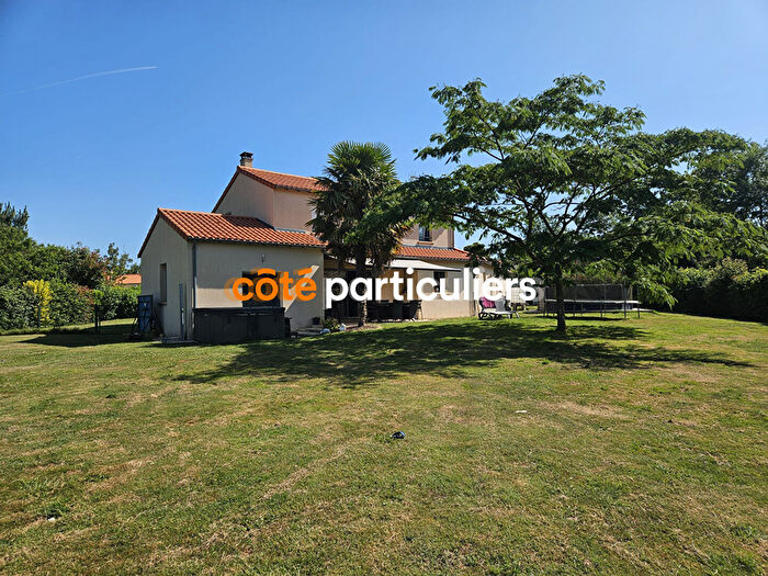 Maison à vendre - Moncoutant - 7 pièces - 5 chambres