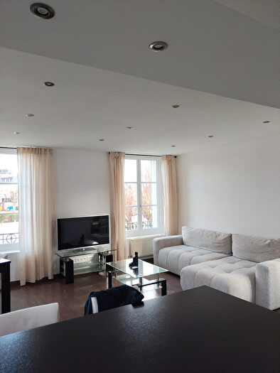 Appartement à louer - Senlis, Centre-ville - 3 pièces - 2 chambres