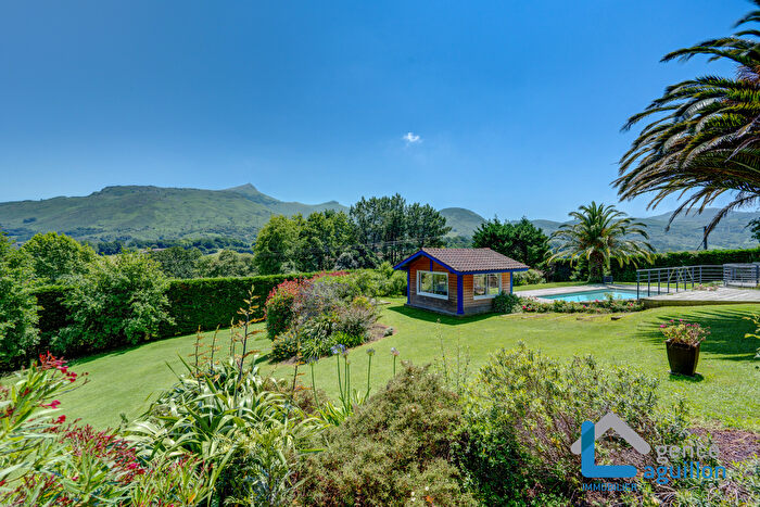 Maison à vendre - Urrugne - 7 pièces - 4 chambres