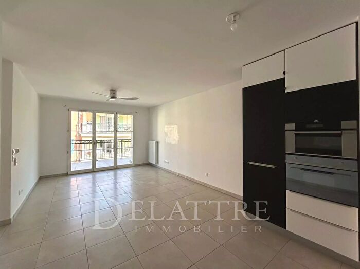 Appartement 3 pièces à Roquefort-les-Pins, à vendre