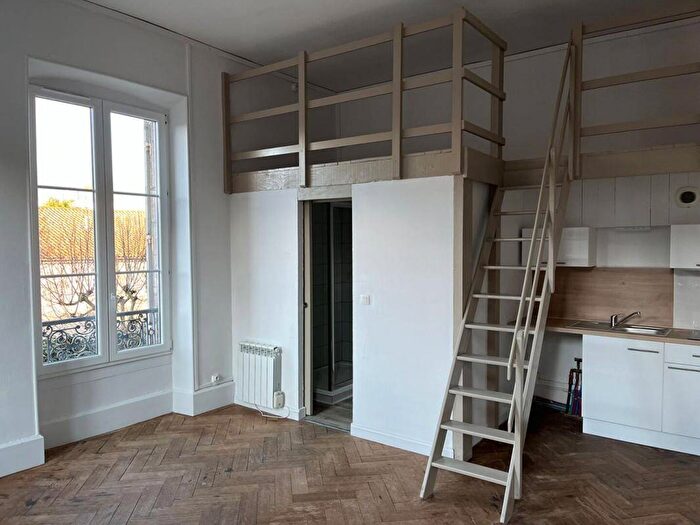 Appartement 1 pièce à École primaire Scaliger-École maternelle Scaliger, Agen, à louer