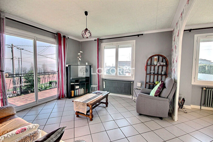 Maison à vendre - Saint-Martin-la-Plaine - 5 pièces - 3 chambres