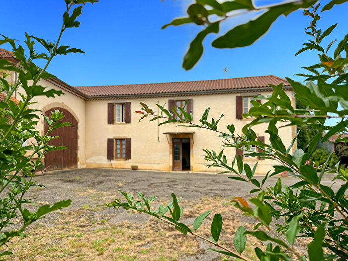 Maison à vendre - Bassoues - 8 pièces - 4 chambres