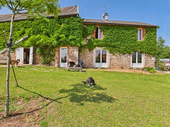 Maison à vendre - La Roche-en-Brenil - 6 pièces - 4 chambres