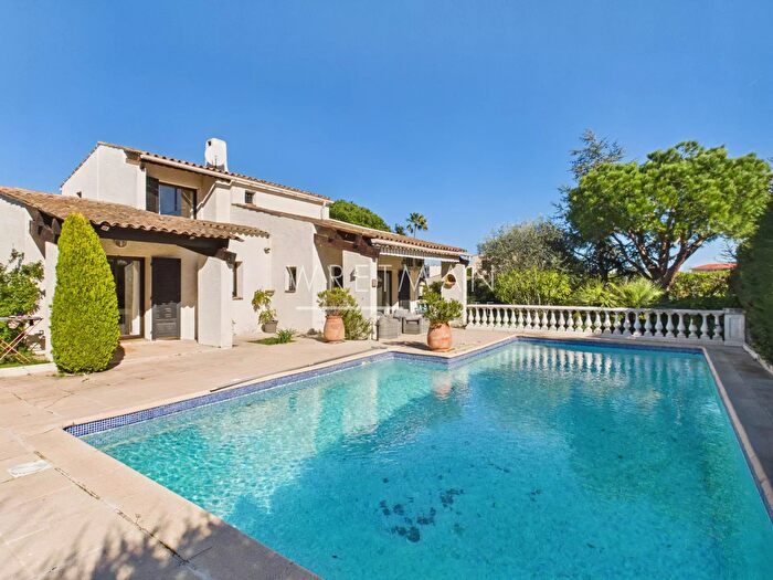 Maison à vendre - Antibes, Rastines, Super Antibes, Laval, La Fontonne - 5 pièces - 3 chambres