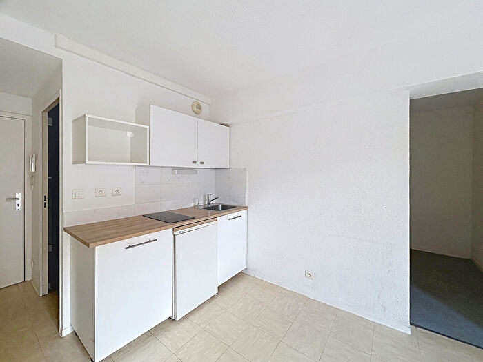 Appartement 1 pièce à Salon-de-Provence, Centre-ville, à louer
