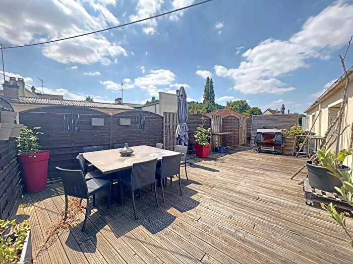 Appartement à louer - Hacquinière-Paris-Chevreuse, Bures-sur-Yvette - 4 pièces - 3 chambres