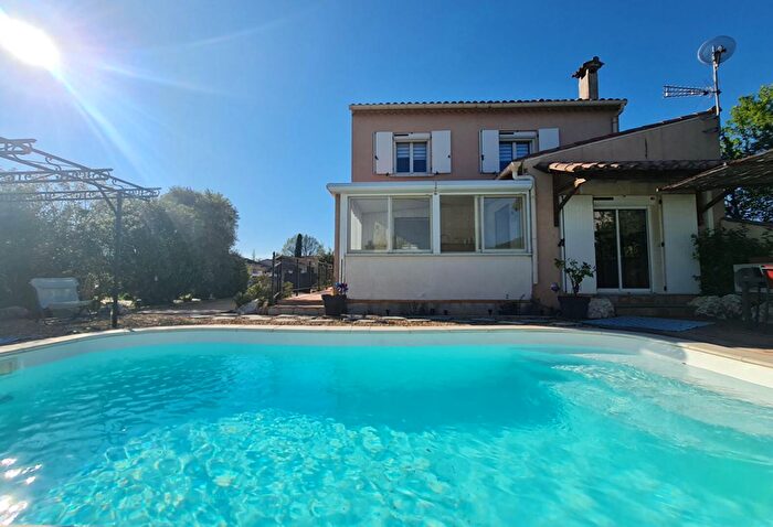 Saint-Privat-des-Vieux : Maison 5 pièces à vendre