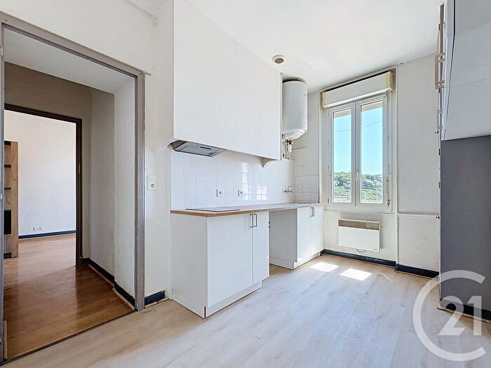 Châteaurenard, Centre-ville : Appartement 2 pièces à louer