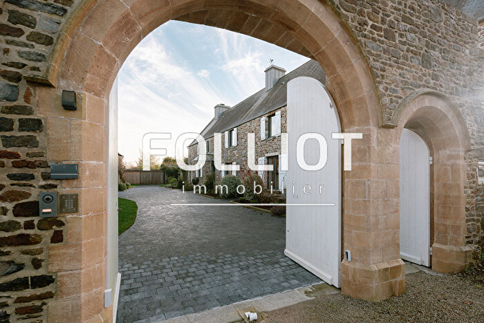 Maison à vendre - Saint-Jean-de-la-Rivière - 8 pièces - 5 chambres