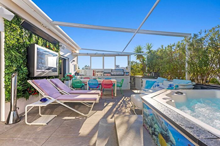 Appartement à vendre - Vallauris, Golfe Juan, Vieux Port - 2 pièces - 1 chambre